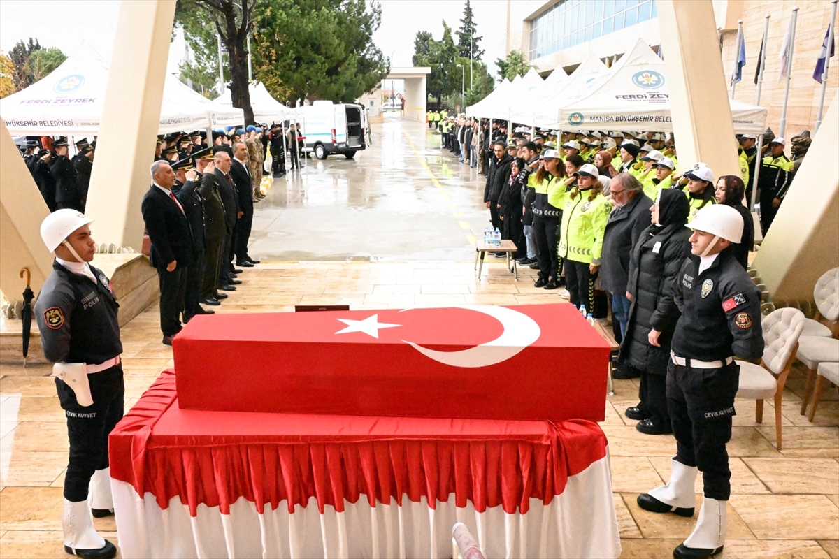 Şehit polis Hatice Ünal için Manisa Emniyeti'nde cenaze töreni ...