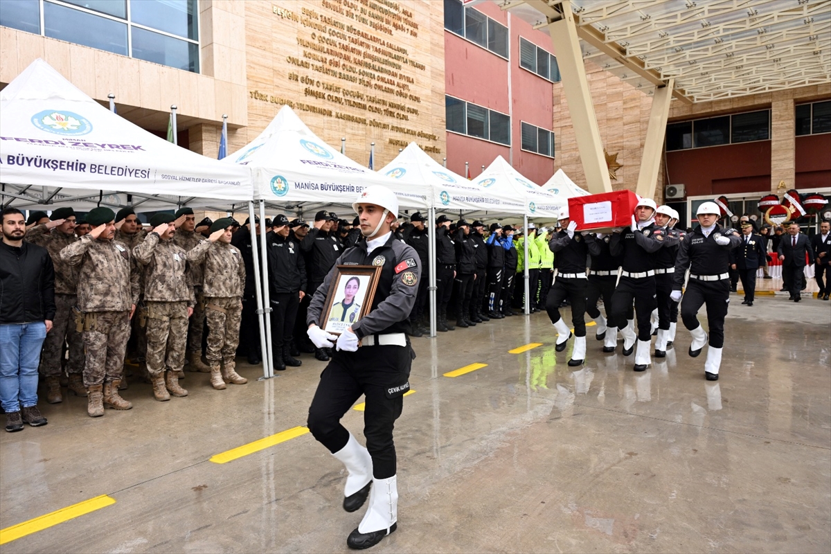 Şehit polis Hatice Ünal için Manisa Emniyeti'nde cenaze töreni ...