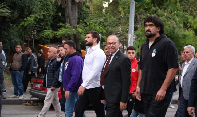 Yağlı Güreşler Öncesi Kortej Yürüyüşü Düzenlendi - GÜNCEL - Turgutlu Yankı Yağlı Güreşler Öncesi Kortej Yürüyüşü Düzenlendi - GÜNCEL - Turgutlu Yankı