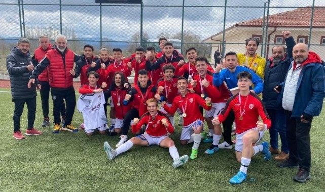 Manisa Spor Lisesi, Türkiye Yarı Finallerine katılmaya hak kazandı ... Manisa Spor Lisesi, Türkiye Yarı Finallerine katılmaya hak kazandı ...
